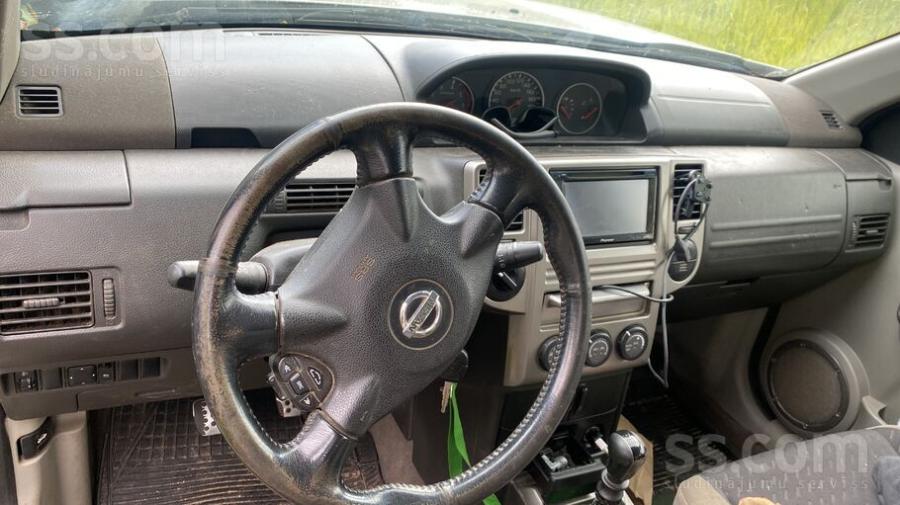 Pelēks Nissan X-Trail 2006 Cēsis, ar dzinēja tilpumu 2.20 L un nobraukumu 370 tūkst. km par 600 €, foto 4 vietnē AUTOMOTO.COM.LV