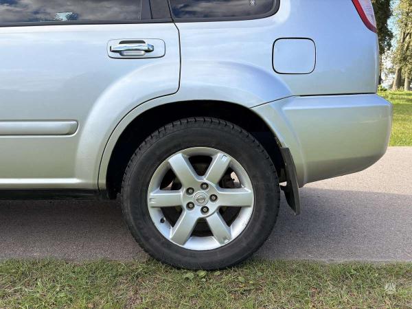 Nissan X-Trail 2006 Viļņa vietnē Pelēks Nissan X-Trail 2006 Viļņa, ar dzinēja tilpumu 2.18 L un nobraukumu 339 tūkst. km par 1970 €, foto 8 vietnē AUTOMOTO.COM.LV