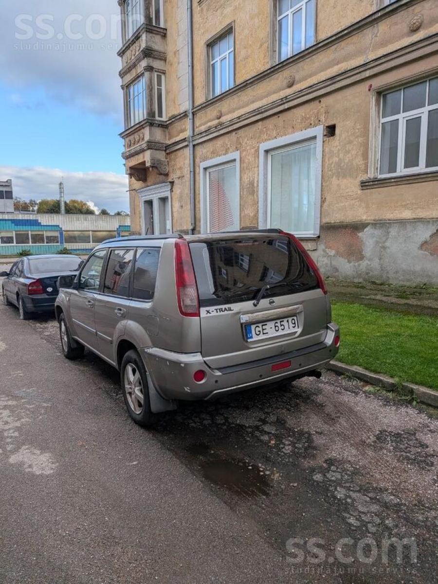 Grey Nissan X-Trail 2006 in Liepaja, with an engine capacity of 2.20 L and mileage of 192 thousand km for 2500 €, photo 3 on AUTOMOTO.COM.LV