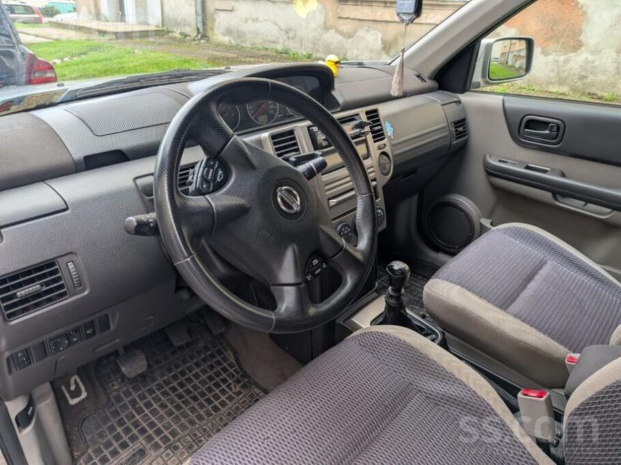 Grey Nissan X-Trail 2006 in Liepaja, with an engine capacity of 2.20 L and mileage of 192 thousand km for 2500 €, photo 8 on AUTOMOTO.COM.LV