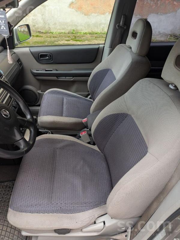 Grey Nissan X-Trail 2006 in Liepaja, with an engine capacity of 2.20 L and mileage of 192 thousand km for 2500 €, photo 9 on AUTOMOTO.COM.LV