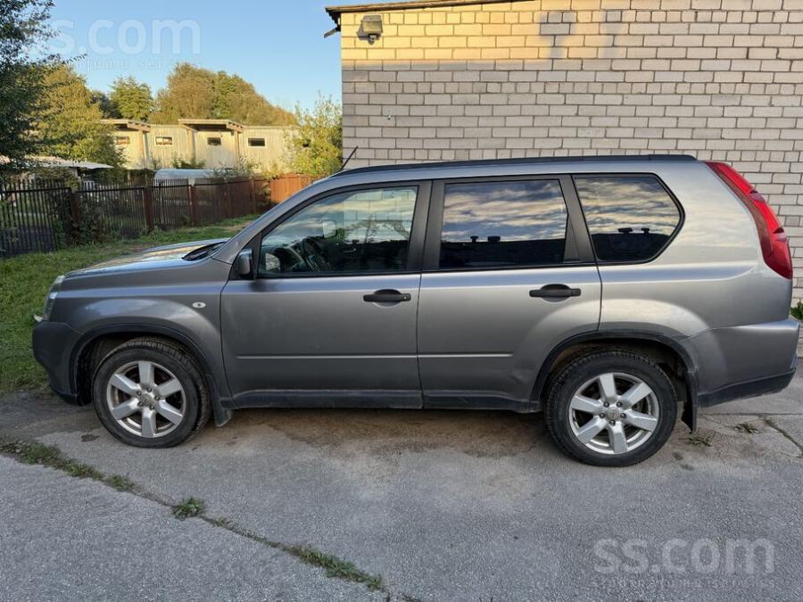 Pelēks Nissan X-Trail 2007 Rīga, ar dzinēja tilpumu 2.00 L un nobraukumu 261 tūkst. km par 3700 €, foto 3 vietnē AUTOMOTO.COM.LV