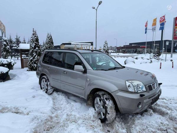 Grey Nissan X-Trail 2007 in Kaunas, with an engine capacity of 2.18 L and mileage of 220 thousand km for 2450 €, photo 3 on AUTOMOTO.COM.LV