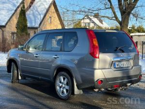 Pelēks Nissan X-Trail 2007 Jelgava, ar dzinēja tilpumu 2.00 L un nobraukumu 301 tūkst. km par 3850 €, foto 4 vietnē AUTOMOTO.COM.LV