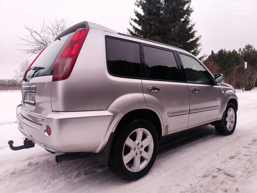 Grey Nissan X-Trail 2007 in Mazeikiai, with an engine capacity of 2.20 L and mileage of 194 thousand km for 4200 €, photo 8 on AUTOMOTO.COM.LV