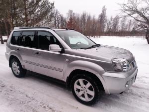 Grey Nissan X-Trail 2007 in Mazeikiai, with an engine capacity of 2.20 L and mileage of 194 thousand km for 4200 €, photo 9 on AUTOMOTO.COM.LV