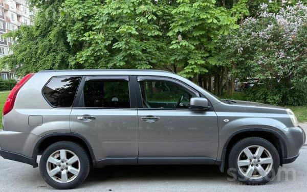 Grey Nissan X-Trail 2007 in Riga, with an engine capacity of 2.00 L and mileage of 290 thousand km for 2800 €, photo 1 on AUTOMOTO.COM.LV