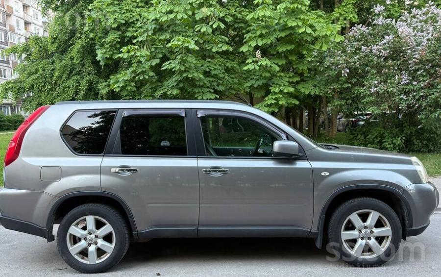 Pelēks Nissan X-Trail 2007 Rīga, ar dzinēja tilpumu 2.00 L un nobraukumu 290 tūkst. km par 2800 €, foto 1 vietnē AUTOMOTO.COM.LV