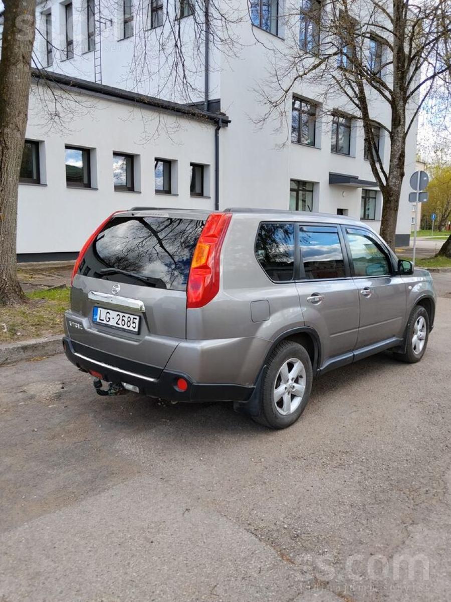 Grey Nissan X-Trail 2007 in Daugavpils, with an engine capacity of 2.00 L and mileage of 194 thousand km for 5390 €, photo 3 on AUTOMOTO.COM.LV