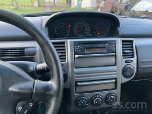 Pelēks Nissan X-Trail 2007 Ogre, ar dzinēja tilpumu 2.20 L un nobraukumu 235 tūkst. km par 2450 €, foto 3 vietnē AUTOMOTO.COM.LV