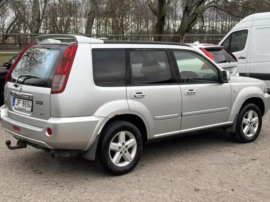 Grey Nissan X-Trail 2007 in Liepaja, with an engine capacity of 2.20 L and mileage of 284 thousand km for 2500 €, photo 4 on AUTOMOTO.COM.LV