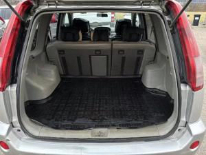Grey Nissan X-Trail 2007 in Liepaja, with an engine capacity of 2.20 L and mileage of 284 thousand km for 2500 €, photo 8 on AUTOMOTO.COM.LV