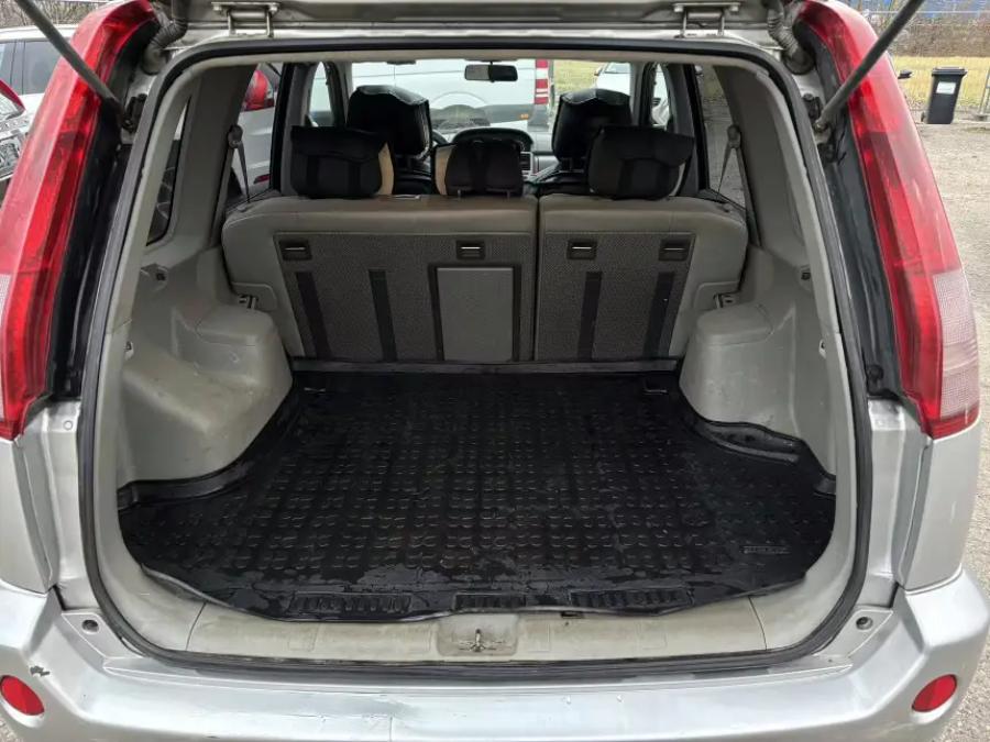 Grey Nissan X-Trail 2007 in Liepaja, with an engine capacity of 2.20 L and mileage of 284 thousand km for 2500 €, photo 8 on AUTOMOTO.COM.LV