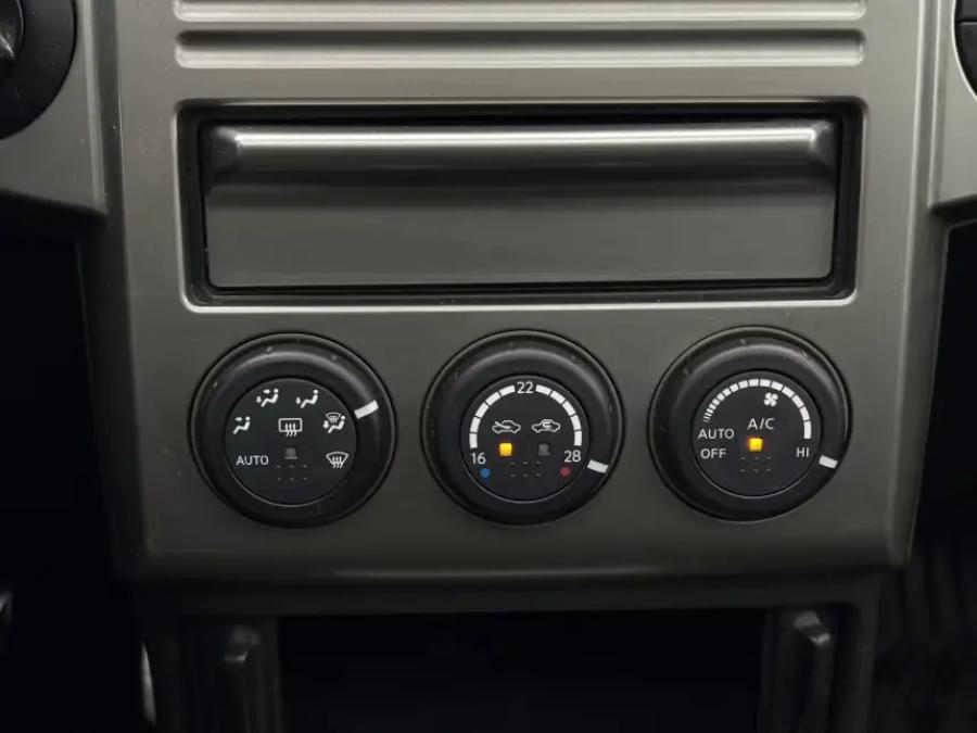 Grey Nissan X-Trail 2007 in Liepaja, with an engine capacity of 2.20 L and mileage of 284 thousand km for 2500 €, photo 15 on AUTOMOTO.COM.LV
