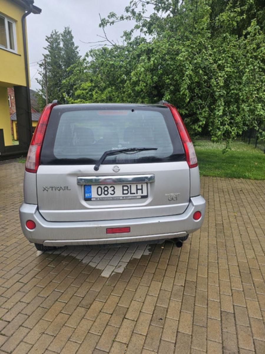 Серый Ниссан ИксТрейл 2007 в Отепя, объемом двигателя 0.00 л и пробегом 166 тыс. км за 3000 €, фото 5 на AUTOMOTO.COM.LV