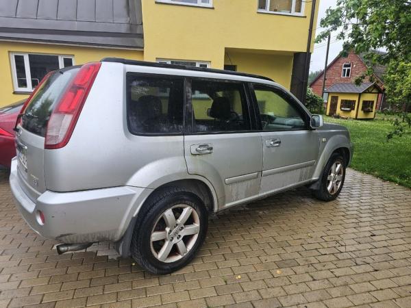 Grey Nissan X-Trail 2007 in Otepaa, with an engine capacity of 0.00 L and mileage of 166 thousand km for 3000 €, photo 9 on AUTOMOTO.COM.LV