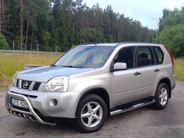 Grey Nissan X-Trail 2007 in Vilnius, with an engine capacity of 2.00 L and mileage of 201 thousand km for 4700 €, photo 2 on AUTOMOTO.COM.LV