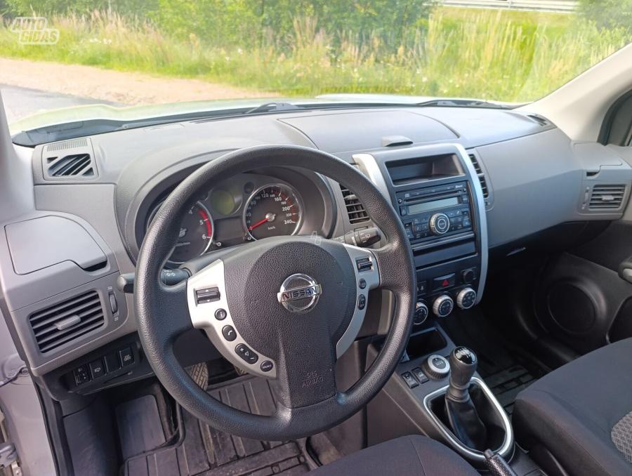 Grey Nissan X-Trail 2007 in Vilnius, with an engine capacity of 2.00 L and mileage of 201 thousand km for 4700 €, photo 16 on AUTOMOTO.COM.LV