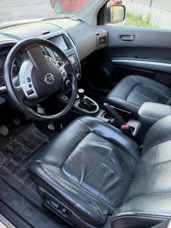 Grey Nissan X-Trail 2007 in Kaunas, with an engine capacity of 2.00 L and mileage of 240 thousand km for 2999 €, photo 5 on AUTOMOTO.COM.LV