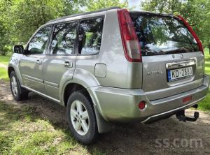 Grey Nissan X-Trail 2007 in Saldus, with an engine capacity of 2.20 L and mileage of 290 thousand km for 3100 €, photo 3 on AUTOMOTO.COM.LV