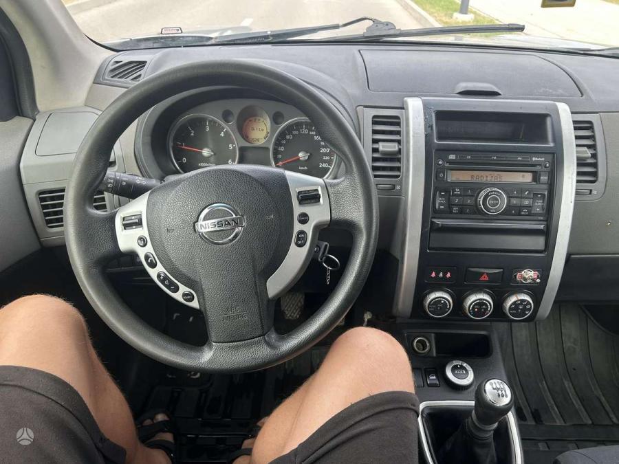 Pelēks Nissan X-Trail 2007 Ukmergė, ar dzinēja tilpumu 2.00 L un nobraukumu 455 tūkst. km par 2650 €, foto 10 vietnē AUTOMOTO.COM.LV