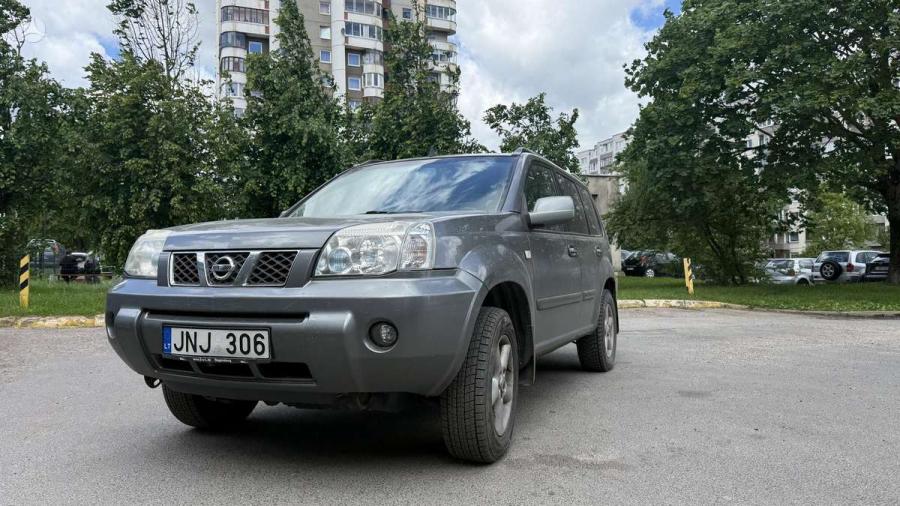 Pelēks Nissan X-Trail 2007 Viļņa, ar dzinēja tilpumu 2.18 L un nobraukumu 303 tūkst. km par 2600 €, foto 1 vietnē AUTOMOTO.COM.LV