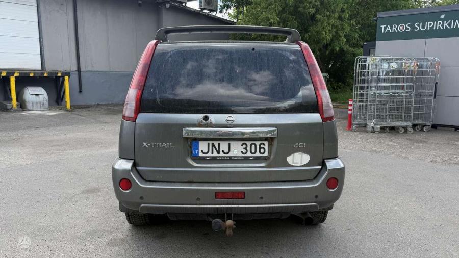 Pelēks Nissan X-Trail 2007 Viļņa, ar dzinēja tilpumu 2.18 L un nobraukumu 303 tūkst. km par 2600 €, foto 6 vietnē AUTOMOTO.COM.LV
