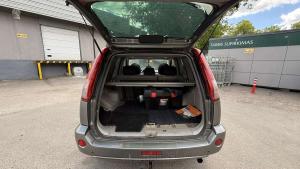 Pelēks Nissan X-Trail 2007 Viļņa, ar dzinēja tilpumu 2.18 L un nobraukumu 303 tūkst. km par 2600 €, foto 9 vietnē AUTOMOTO.COM.LV