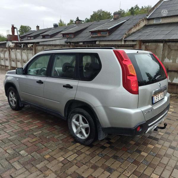 Nissan X-Trail 2007 Viļņa vietnē Pelēks Nissan X-Trail 2007 Viļņa, ar dzinēja tilpumu 2.00 L un nobraukumu 203 tūkst. km par 3900 €, foto 5 vietnē AUTOMOTO.COM.LV