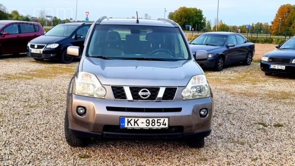 Grey Nissan X-Trail 2007 in Cesis, with an engine capacity of 2.00 L and mileage of 292 thousand km for 3800 €, photo 3 on AUTOMOTO.COM.LV