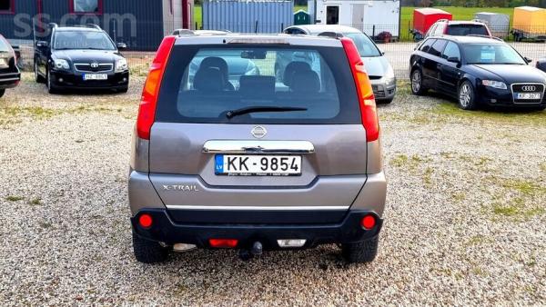 Grey Nissan X-Trail 2007 in Cesis, with an engine capacity of 2.00 L and mileage of 292 thousand km for 3800 €, photo 7 on AUTOMOTO.COM.LV