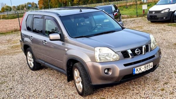 Pelēks Nissan X-Trail 2007 Cēsis, ar dzinēja tilpumu 2.00 L un nobraukumu 292 tūkst. km par 3800 €, foto 4 vietnē AUTOMOTO.COM.LV