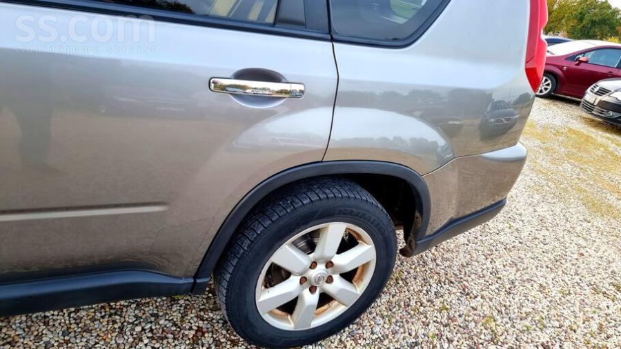 Pelēks Nissan X-Trail 2007 Cēsis, ar dzinēja tilpumu 2.00 L un nobraukumu 292 tūkst. km par 3800 €, foto 10 vietnē AUTOMOTO.COM.LV