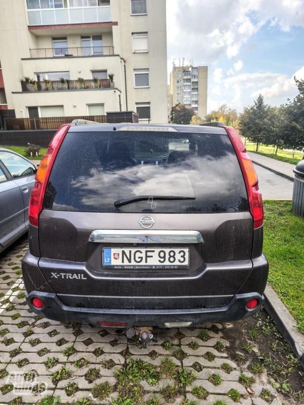 Pelēks Nissan X-Trail 2007 Viļņa, ar dzinēja tilpumu 2.00 L un nobraukumu 225 tūkst. km par 4500 €, foto 5 vietnē AUTOMOTO.COM.LV