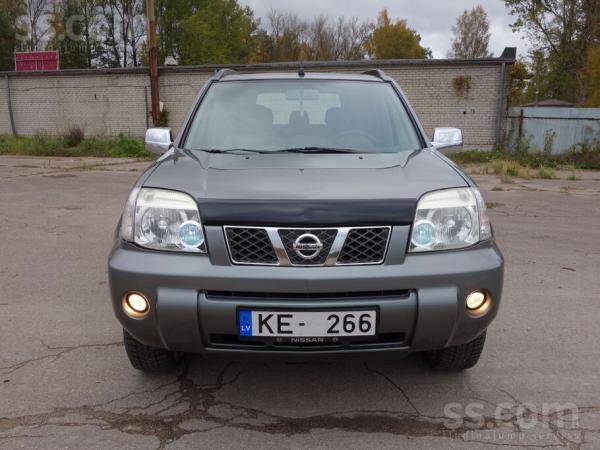 Grey Nissan X-Trail 2007 in Riga, with an engine capacity of 2.20 L and mileage of 306 thousand km for 3150 €, photo 4 on AUTOMOTO.COM.LV