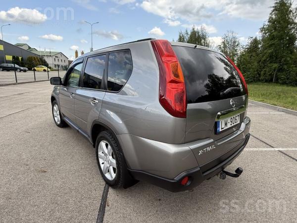 Grey Nissan X-Trail 2008 in Bauska, with an engine capacity of 2.00 L and mileage of 232 thousand km for 4590 €, photo 3 on AUTOMOTO.COM.LV