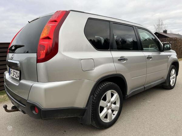 Pelēks Nissan X-Trail 2008 Plungė, ar dzinēja tilpumu 2.00 L un nobraukumu 250 tūkst. km par 4200 €, foto 3 vietnē AUTOMOTO.COM.LV