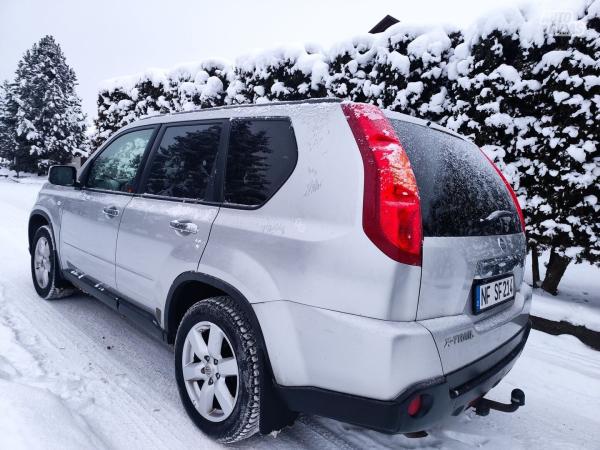Grey Nissan X-Trail 2008 in Mazeikiai, with an engine capacity of 2.00 L and mileage of 234 thousand km for 5600 €, photo 3 on AUTOMOTO.COM.LV