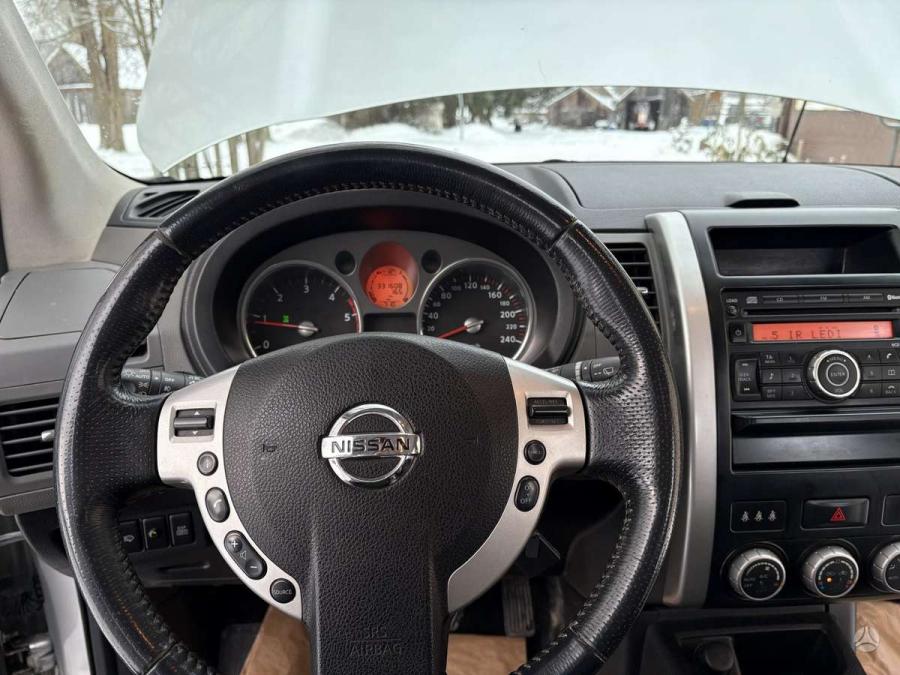 Pelēks Nissan X-Trail 2008 Birštonas, ar dzinēja tilpumu 2.00 L un nobraukumu 310 tūkst. km par 3699 €, foto 18 vietnē AUTOMOTO.COM.LV