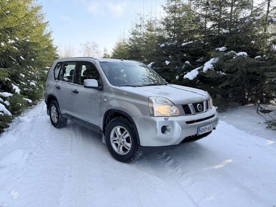 Grey Nissan X-Trail 2008 in Kelme, with an engine capacity of 2.00 L and mileage of 298 thousand km for 4650 €, photo 1 on AUTOMOTO.COM.LV