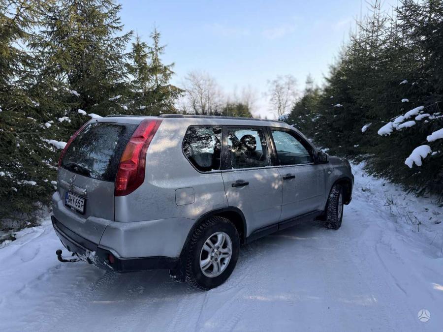 Grey Nissan X-Trail 2008 in Kelme, with an engine capacity of 2.00 L and mileage of 298 thousand km for 4650 €, photo 4 on AUTOMOTO.COM.LV