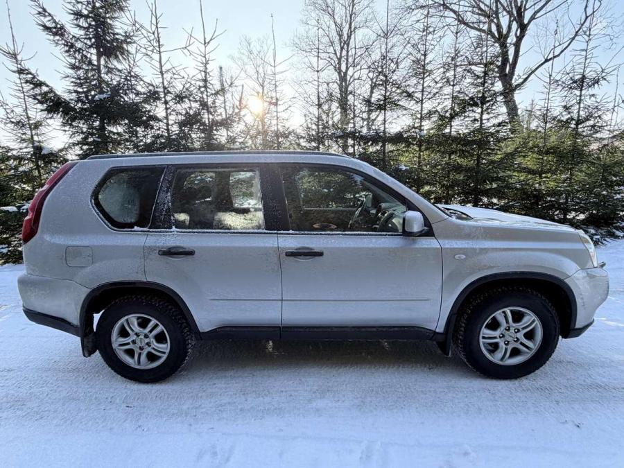 Grey Nissan X-Trail 2008 in Kelme, with an engine capacity of 2.00 L and mileage of 298 thousand km for 4650 €, photo 5 on AUTOMOTO.COM.LV