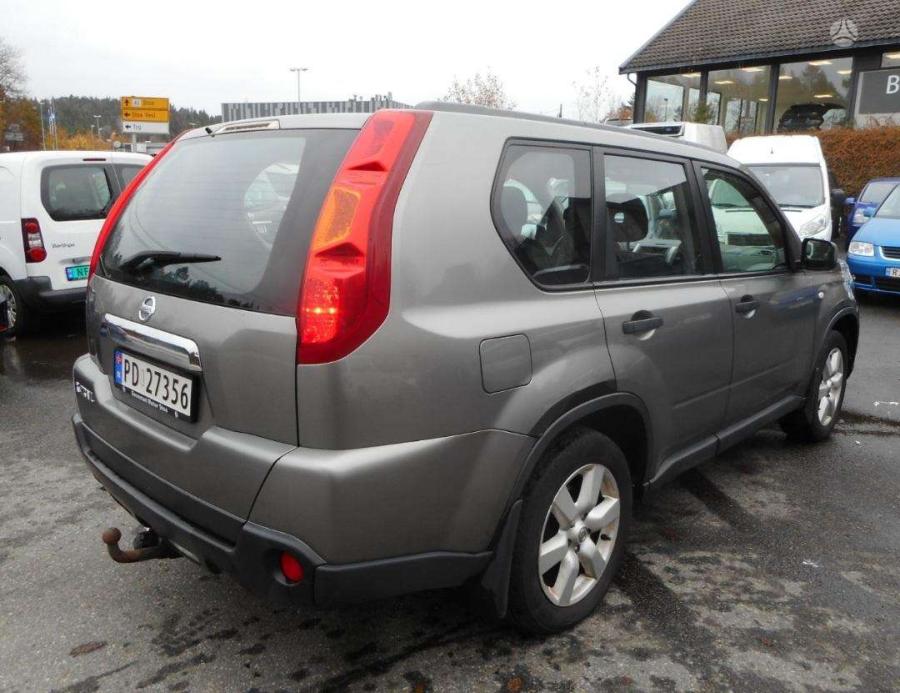 Grey Nissan X-Trail 2008 in Radviliskis, with an engine capacity of 2.00 L and mileage of 296 thousand km for 2700 €, photo 3 on AUTOMOTO.COM.LV