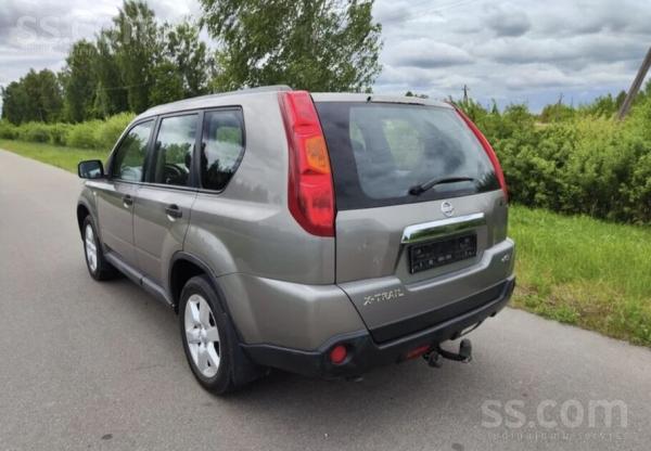 Pelēks Nissan X-Trail 2008 Bauska, ar dzinēja tilpumu 2.00 L un nobraukumu 298 tūkst. km par 5590 €, foto 6 vietnē AUTOMOTO.COM.LV