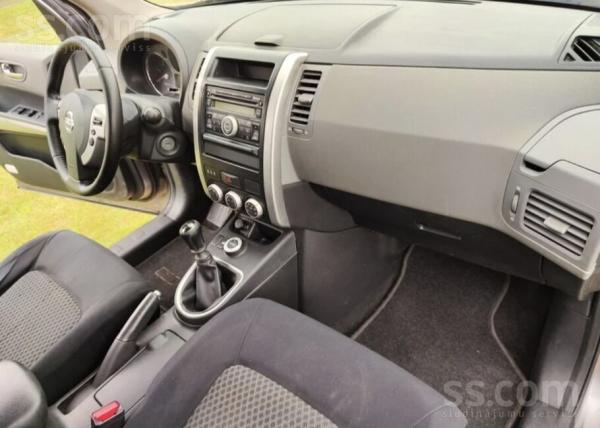 Pelēks Nissan X-Trail 2008 Bauska, ar dzinēja tilpumu 2.00 L un nobraukumu 298 tūkst. km par 5590 €, foto 9 vietnē AUTOMOTO.COM.LV