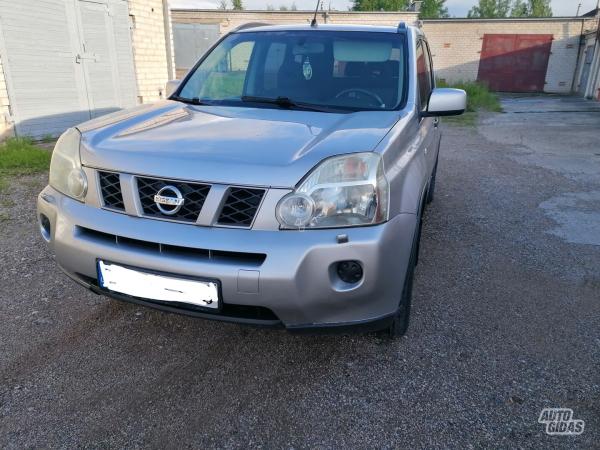 Pelēks Nissan X-Trail 2008 Utena, ar dzinēja tilpumu 2.00 L un nobraukumu 307 tūkst. km par 2500 €, foto 2 vietnē AUTOMOTO.COM.LV