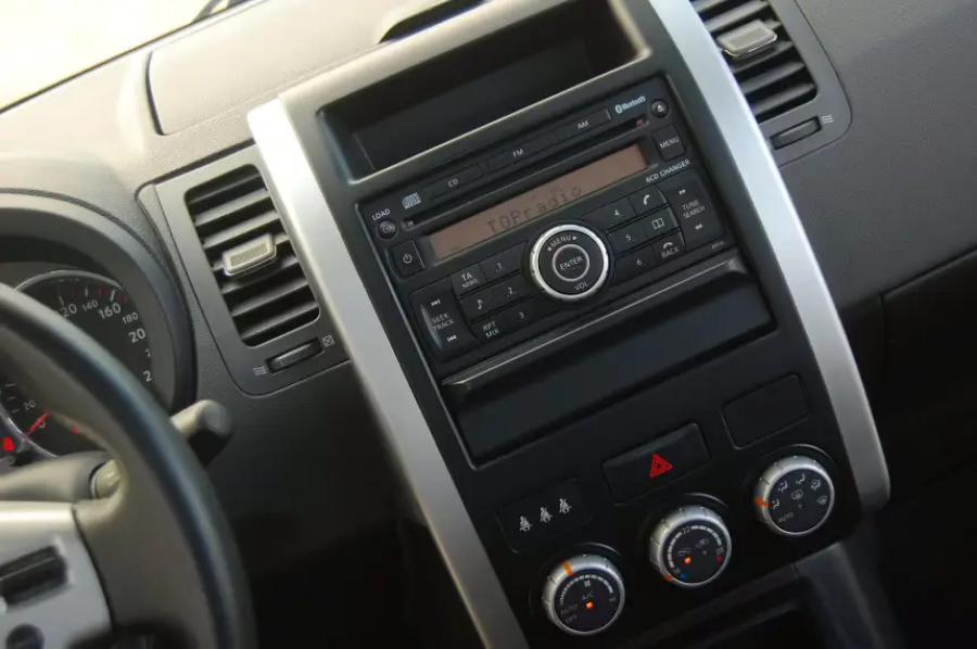 Pelēks Nissan X-Trail 2008 Jēkabpils, ar dzinēja tilpumu 2.00 L un nobraukumu 263 tūkst. km par 5890 €, foto 20 vietnē AUTOMOTO.COM.LV