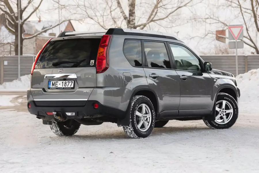 Pelēks Nissan X-Trail 2008 Jelgava, ar dzinēja tilpumu 2.00 L un nobraukumu 326 tūkst. km par 5500 €, foto 4 vietnē AUTOMOTO.COM.LV