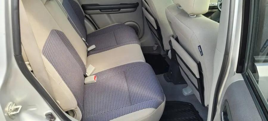 Pelēks Nissan X-Trail 2008 Rīga, ar dzinēja tilpumu 2.20 L un nobraukumu 250 tūkst. km par 3500 €, foto 14 vietnē AUTOMOTO.COM.LV
