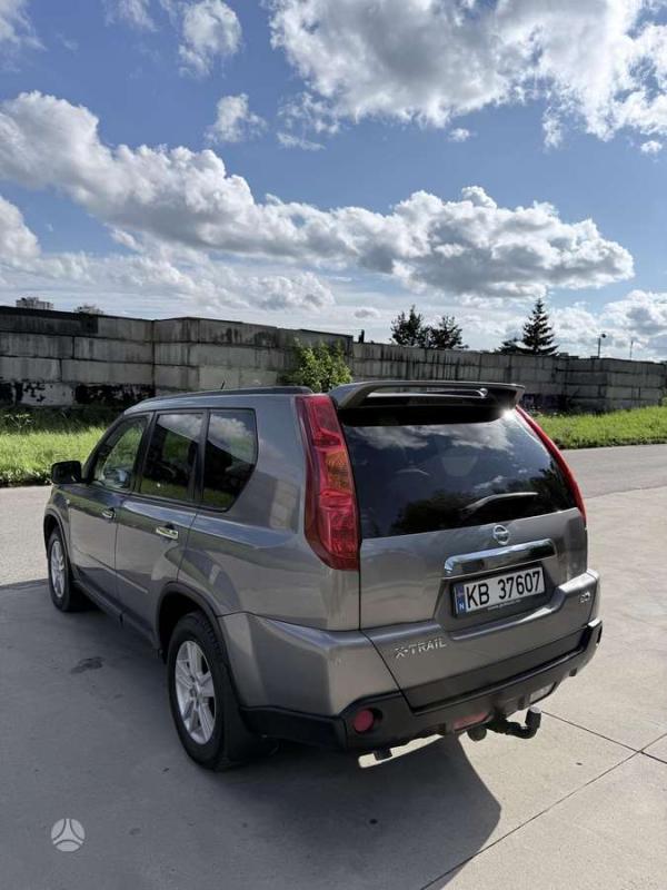 Pelēks Nissan X-Trail 2008 Kauņa, ar dzinēja tilpumu 2.00 L un nobraukumu 320 tūkst. km par 3800 €, foto 5 vietnē AUTOMOTO.COM.LV